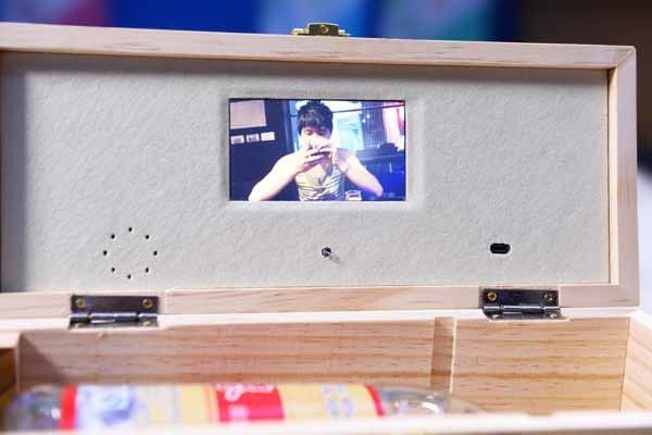 Magnetic LCD Screen Gift Box OEM Autoplay with rechargeable battery